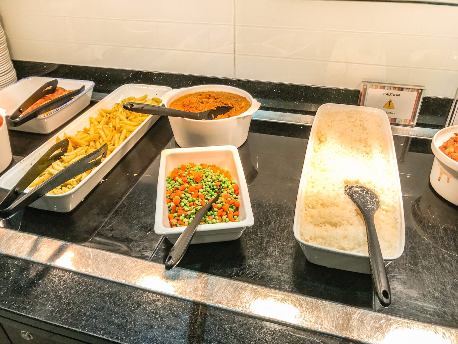 British Airways Club Lounge Gatwick Review - Lounges 🛋️